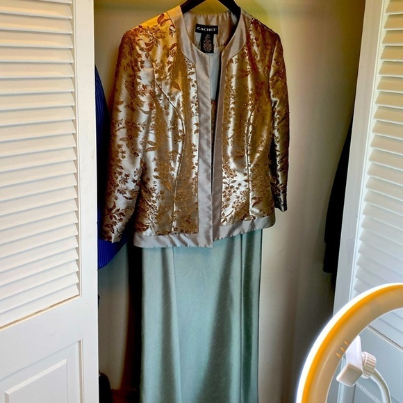 Cachet | Dresses | Ladies Cachet Size 2 2 Piece Formal Outfit In A ...